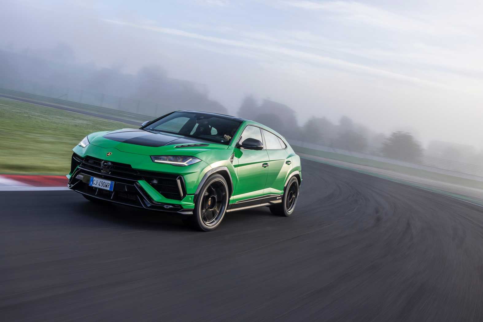 Viitorul Urus echipat cu un sistem de propulsie plug-in hybrid va ...