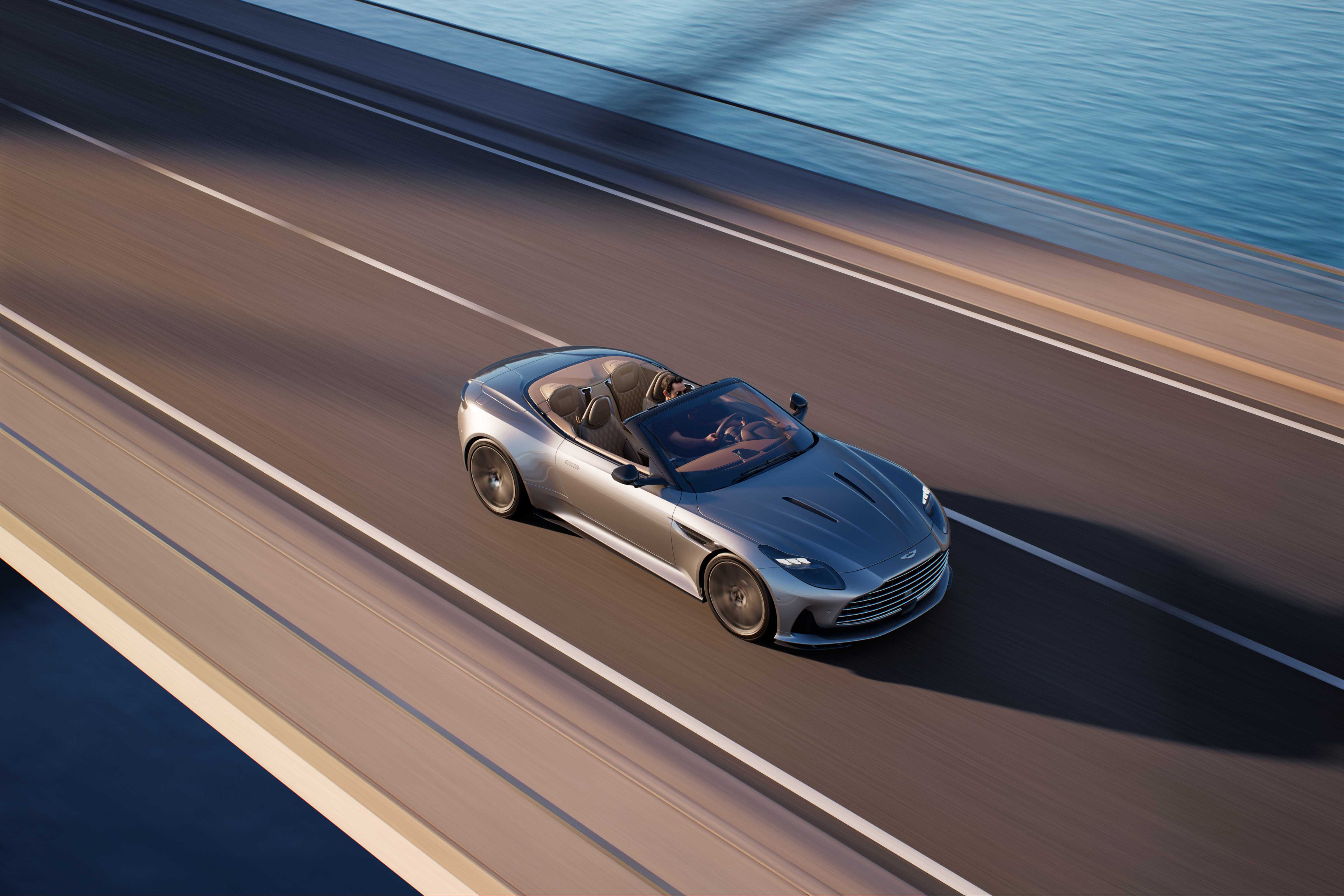 (FOTO) Aston Martin DB12 Volante - decapotabilă cu V8 bi-turbo sub capotă!