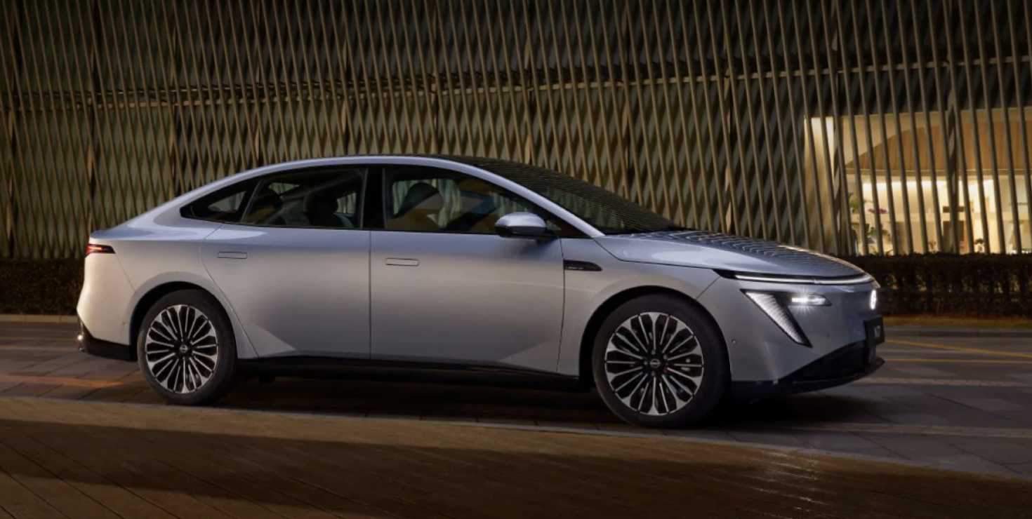 (FOTO) Nissan N7: noul sedan electric, pe care niponii l-au creat ...