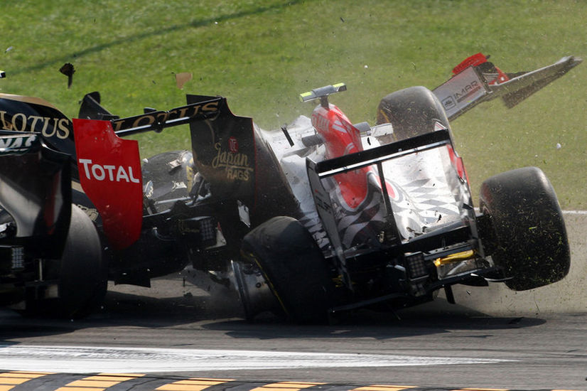 Cele mai spectaculoase accidente din Formula 1 în 2011!